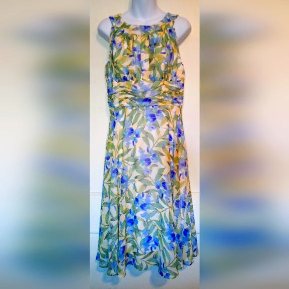 NorthStyle | Dresses | Bundle Only Northstyle Floral Midi Dress In Blue ...